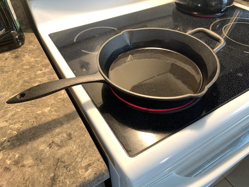 Choosing the Perfect Cast Iron Skillet for Your Kitchen - Maria's Condo