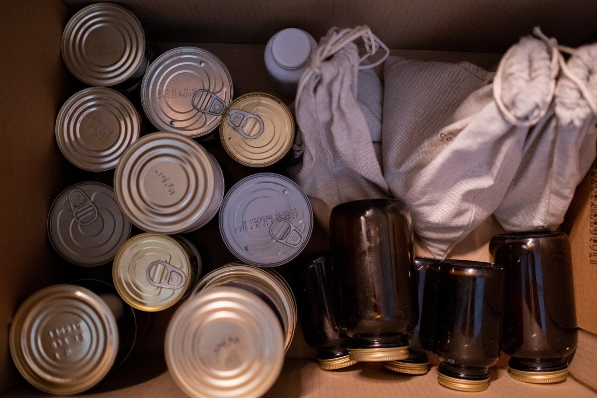Ingenious Ways to Organize Canned Goods Using Kitchen Utensils - Maria ...