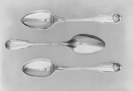 Is It Safe to Put a Spoon in a Microwave? Unraveling the Myth - Maria's ...